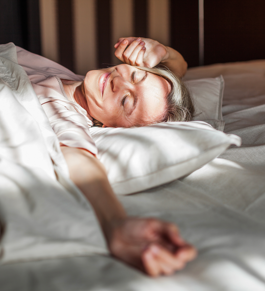 How to Ease Hot Flashes and Night Sweats the 100% Natural Way – RHEA ...